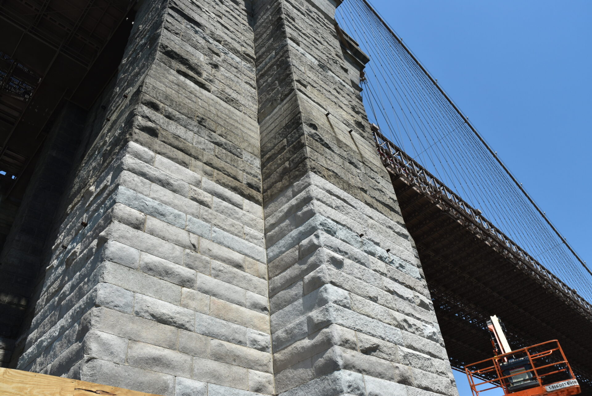 Brooklyn Bridge Restoration: Unveiling Its True Color - Prosoco